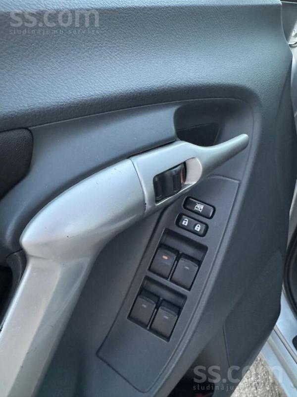 Toyota Verso 2011 Valmiera, ar dzinēja tilpumu 1.80 L un nobraukumu 214 tūkst. km par 6000 €, foto 3 vietnē AUTOMOTO.COM.LV