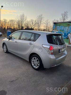 Toyota Verso 2011 in Valmiera, with an engine capacity of 1.80 L and mileage of 214 thousand km for 6000 €, photo 7 on AUTOMOTO.COM.LV