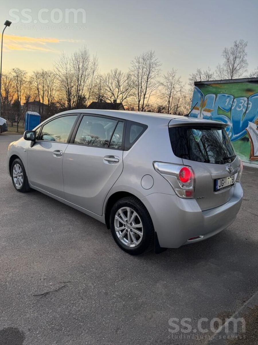 Toyota Verso 2011 in Valmiera, with an engine capacity of 1.80 L and mileage of 214 thousand km for 6000 €, photo 7 on AUTOMOTO.COM.LV