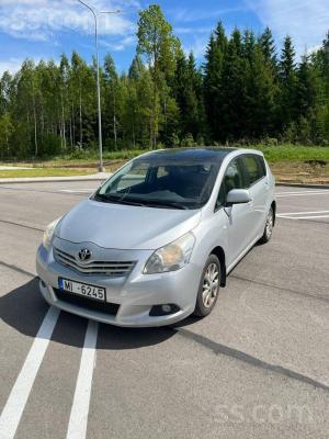 Toyota Verso 2011 in Valmiera, with an engine capacity of 1.80 L and mileage of 214 thousand km for 5600 €, photo  on AUTOMOTO.COM.LV