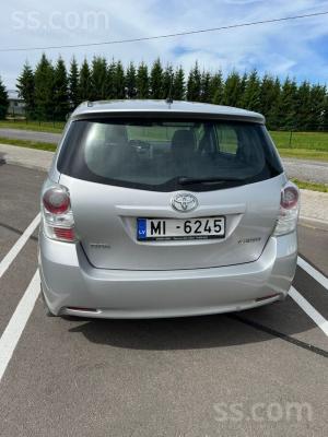 Toyota Verso 2011 in Valmiera, with an engine capacity of 1.80 L and mileage of 214 thousand km for 5600 €, photo 3 on AUTOMOTO.COM.LV