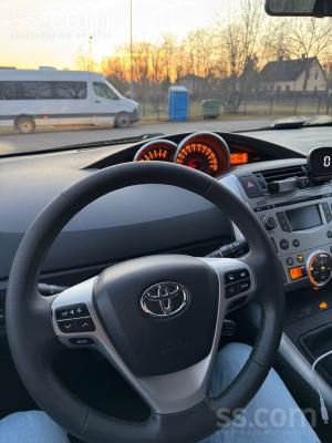 Toyota Verso 2011 in Valmiera, with an engine capacity of 1.80 L and mileage of 214 thousand km for 5600 €, photo 6 on AUTOMOTO.COM.LV