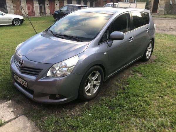 Toyota Verso 2011 Liepāja, ar dzinēja tilpumu 2.00 L un nobraukumu 355 tūkst. km par 3800 €, foto 1 vietnē AUTOMOTO.COM.LV