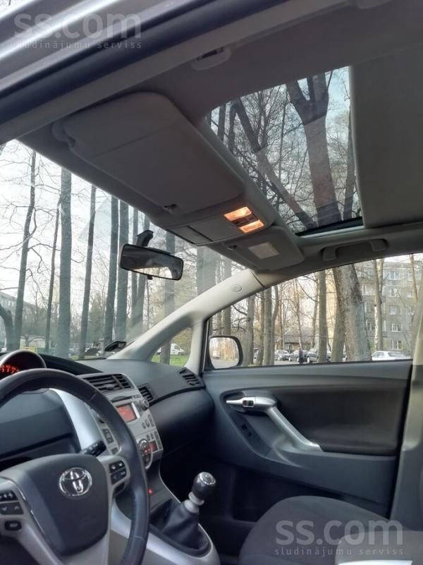 Toyota Verso 2011 Rīga, ar dzinēja tilpumu 2.00 L un nobraukumu 262 tūkst. km par 3600 €, foto 3 vietnē AUTOMOTO.COM.LV