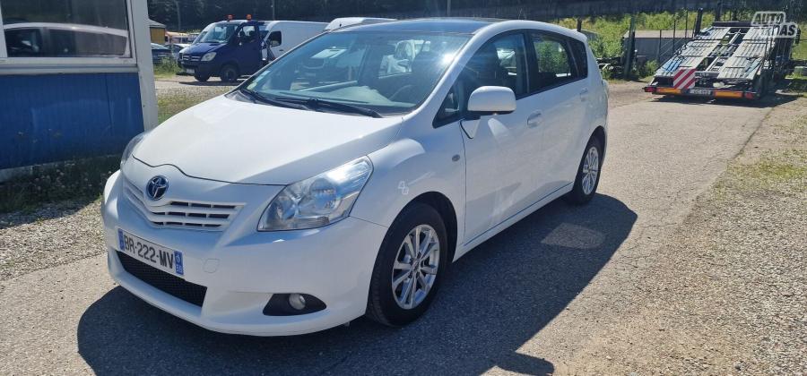Toyota Verso 2011 in Vilnius, with an engine capacity of 2.00 L and mileage of 236 thousand km for 4670 €, photo 3 on AUTOMOTO.COM.LV