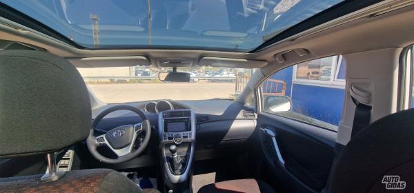 Toyota Verso 2011 Viļņa, ar dzinēja tilpumu 2.00 L un nobraukumu 236 tūkst. km par 4670 €, foto 5 vietnē AUTOMOTO.COM.LV