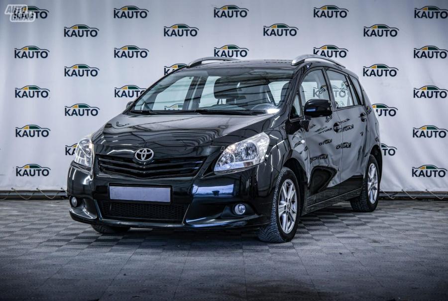 Toyota Verso 2011 in Kaunas, with an engine capacity of 2.00 L and mileage of 262 thousand km for 5490 €, photo 1 on AUTOMOTO.COM.LV