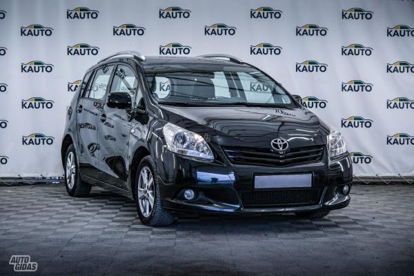 Toyota Verso 2011 Kauņa, ar dzinēja tilpumu 2.00 L un nobraukumu 262 tūkst. km par 5490 €, foto 2 vietnē AUTOMOTO.COM.LV