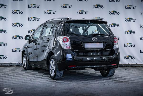 Toyota Verso 2011 Kauņa, ar dzinēja tilpumu 2.00 L un nobraukumu 262 tūkst. km par 5490 €, foto 4 vietnē AUTOMOTO.COM.LV