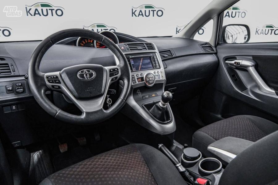 Toyota Verso 2011 in Kaunas, with an engine capacity of 2.00 L and mileage of 262 thousand km for 5490 €, photo 8 on AUTOMOTO.COM.LV