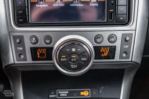 Toyota Verso 2011 in Kaunas, with an engine capacity of 2.00 L and mileage of 262 thousand km for 5490 €, photo 18 on AUTOMOTO.COM.LV