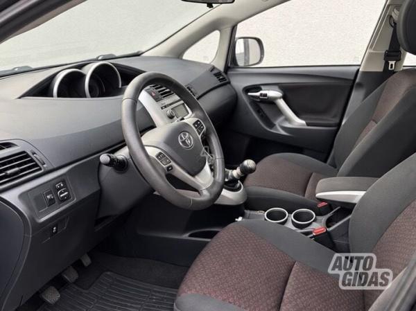 Toyota Verso 2011 Kauņa, ar dzinēja tilpumu 2.00 L un nobraukumu 281 tūkst. km par 2999 €, foto 6 vietnē AUTOMOTO.COM.LV