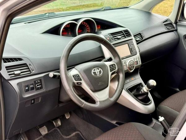 Toyota Verso 2012 Vilkaviškis, ar dzinēja tilpumu 1.80 L un nobraukumu 262 tūkst. km par 5300 €, foto 9 vietnē AUTOMOTO.COM.LV