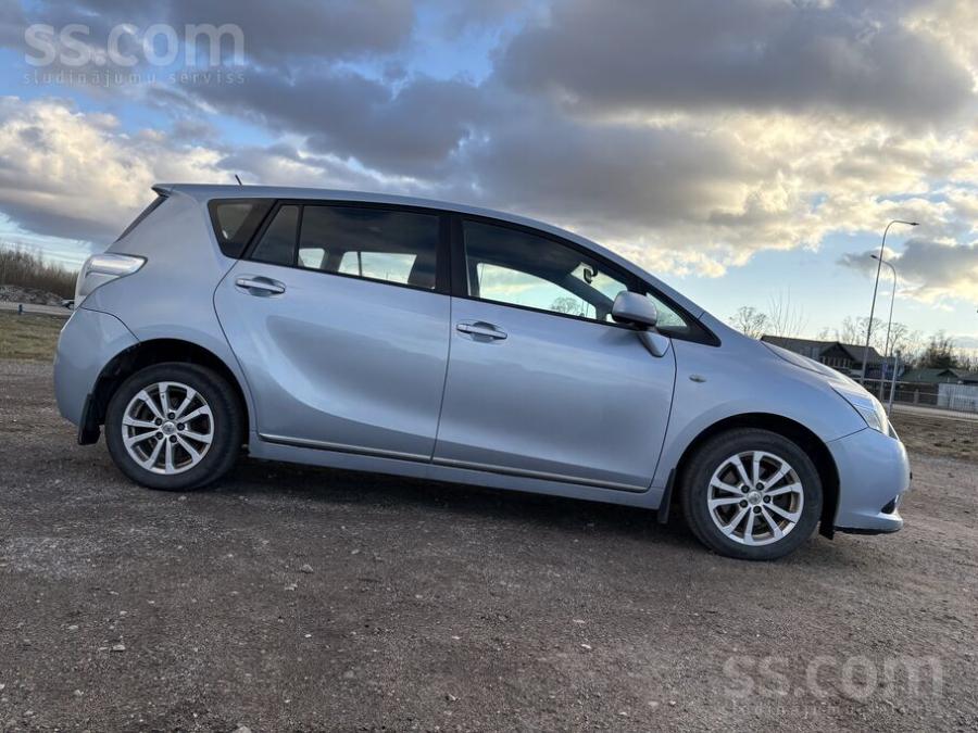 Toyota Verso 2012 Daugavpils, ar dzinēja tilpumu 2.00 L un nobraukumu 271 tūkst. km par 5950 €, foto 7 vietnē AUTOMOTO.COM.LV