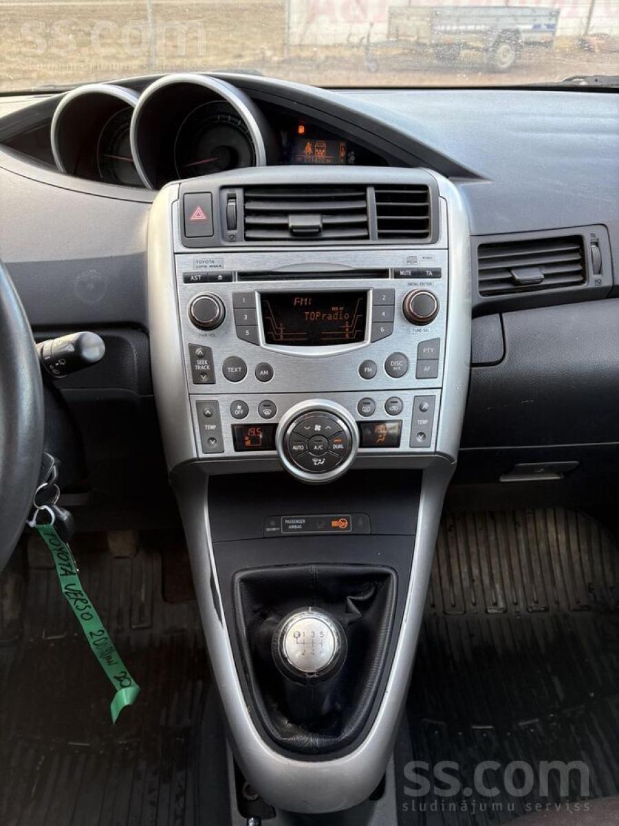 Toyota Verso 2012 Daugavpils, ar dzinēja tilpumu 2.00 L un nobraukumu 271 tūkst. km par 5950 €, foto 12 vietnē AUTOMOTO.COM.LV