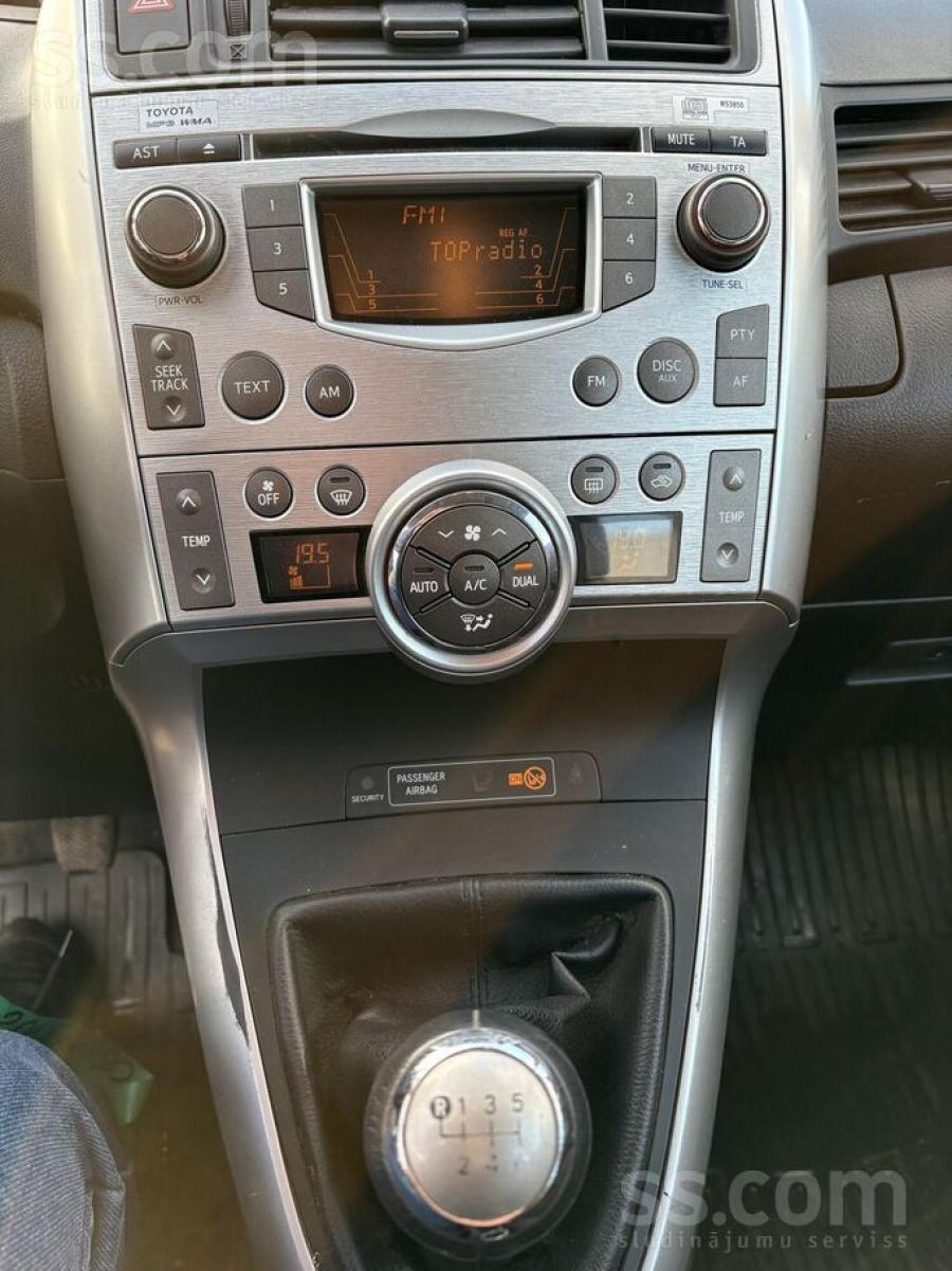 Toyota Verso 2012 Daugavpils, ar dzinēja tilpumu 2.00 L un nobraukumu 271 tūkst. km par 5950 €, foto 19 vietnē AUTOMOTO.COM.LV