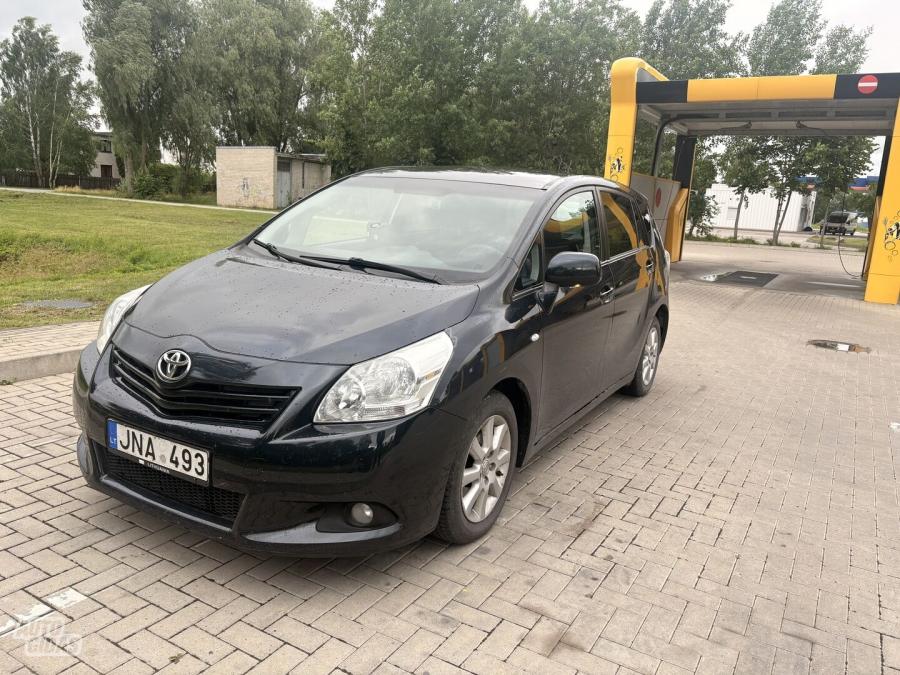 Toyota Verso 2012 Radviliškis, ar dzinēja tilpumu 2.00 L un nobraukumu 380 tūkst. km par 3450 €, foto 3 vietnē AUTOMOTO.COM.LV
