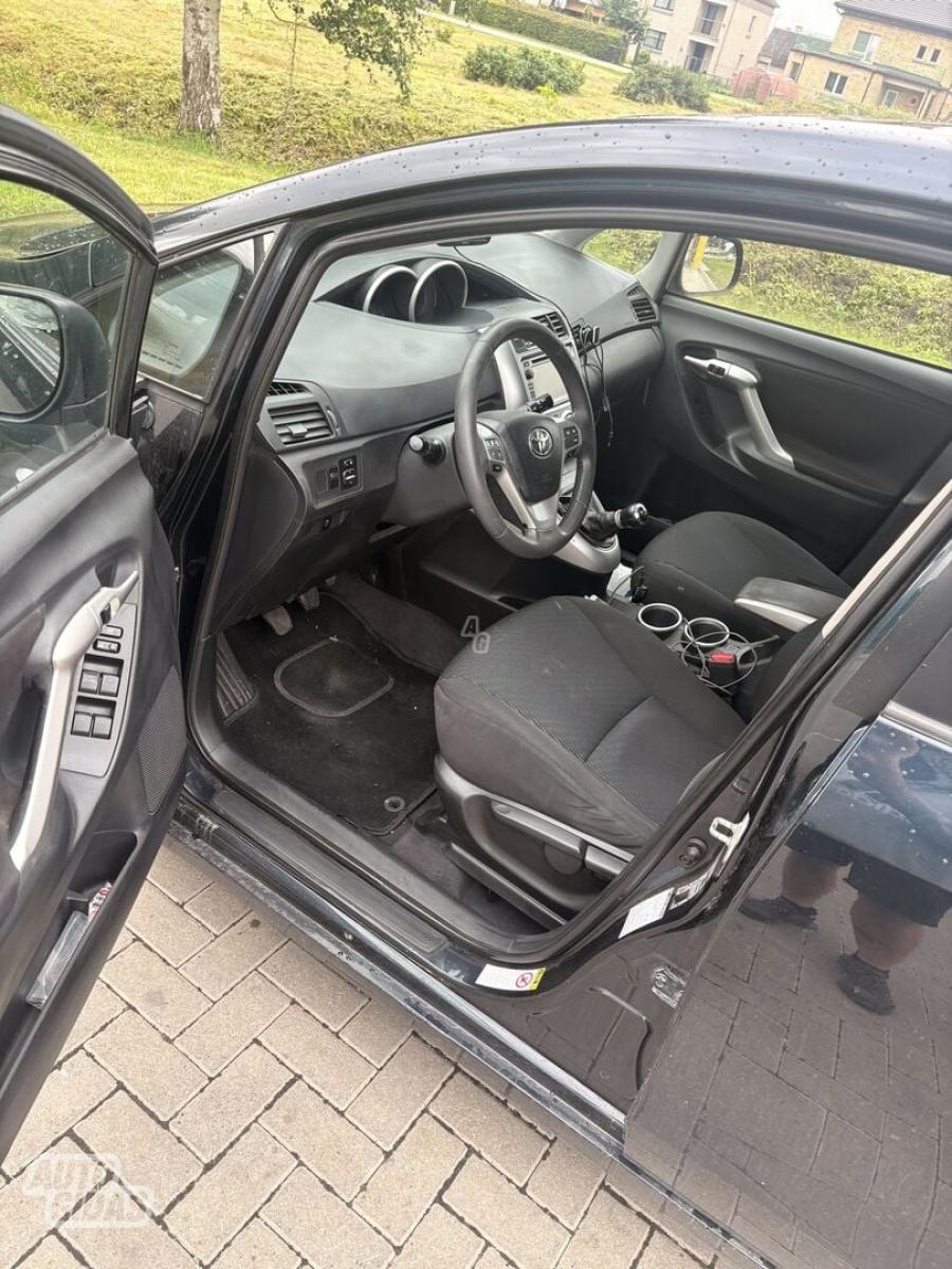 Toyota Verso 2012 Radviliškis, ar dzinēja tilpumu 2.00 L un nobraukumu 380 tūkst. km par 3450 €, foto 6 vietnē AUTOMOTO.COM.LV