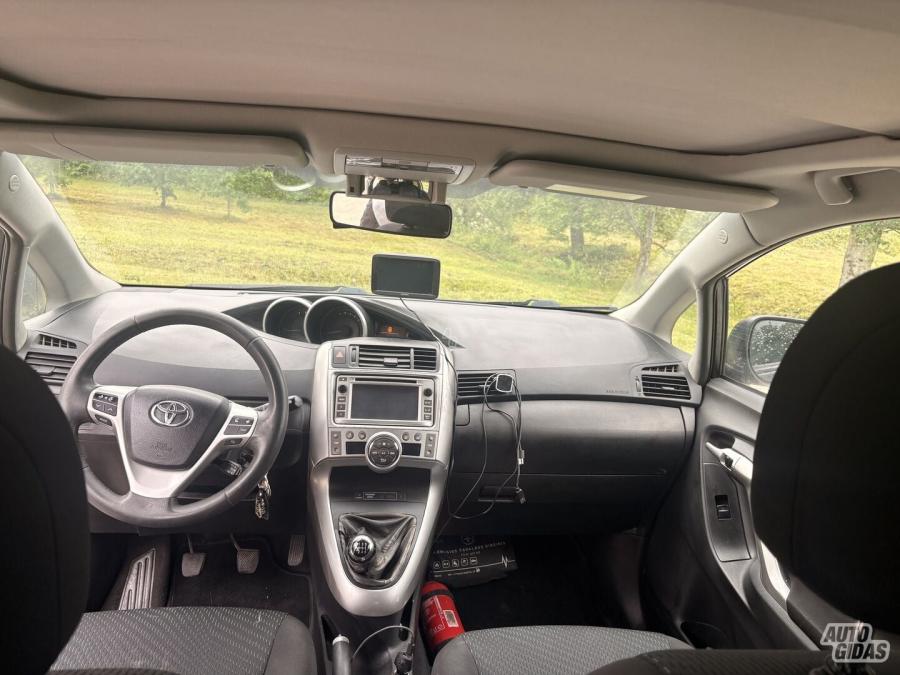 Toyota Verso 2012 Radviliškis, ar dzinēja tilpumu 2.00 L un nobraukumu 380 tūkst. km par 3450 €, foto 7 vietnē AUTOMOTO.COM.LV