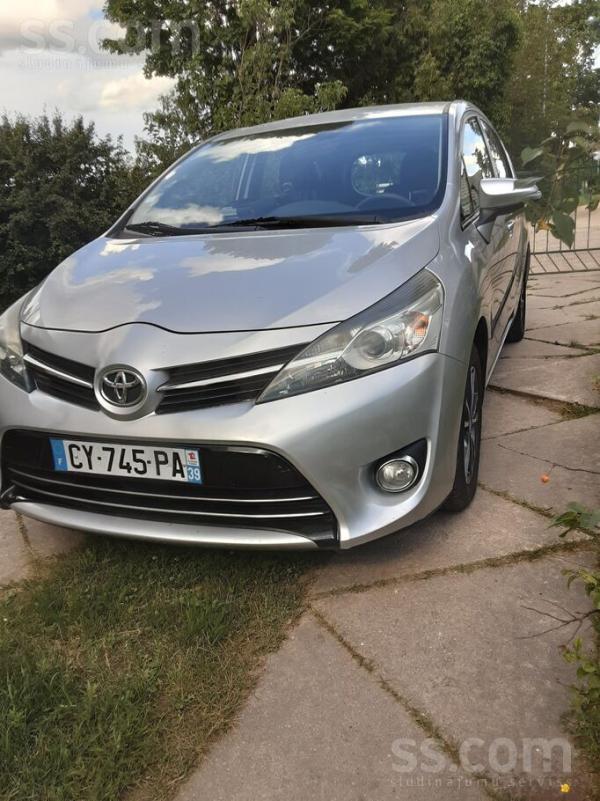 Toyota Verso 2013 in Jekabpils, with an engine capacity of 2.00 L and mileage of 193 thousand km for 6500 €, photo 1 on AUTOMOTO.COM.LV