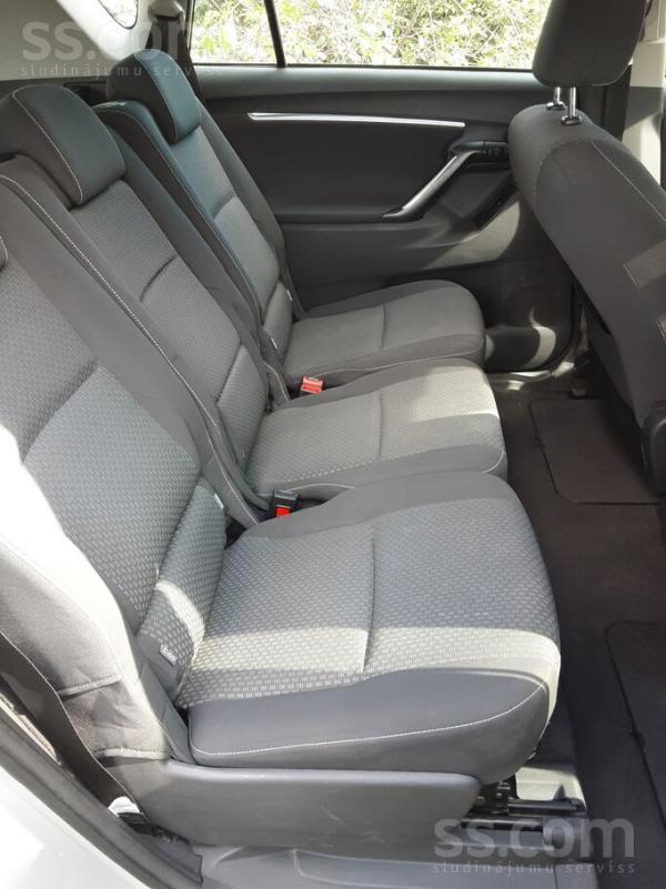 Toyota Verso 2013 in Jekabpils, with an engine capacity of 2.00 L and mileage of 193 thousand km for 6500 €, photo 8 on AUTOMOTO.COM.LV