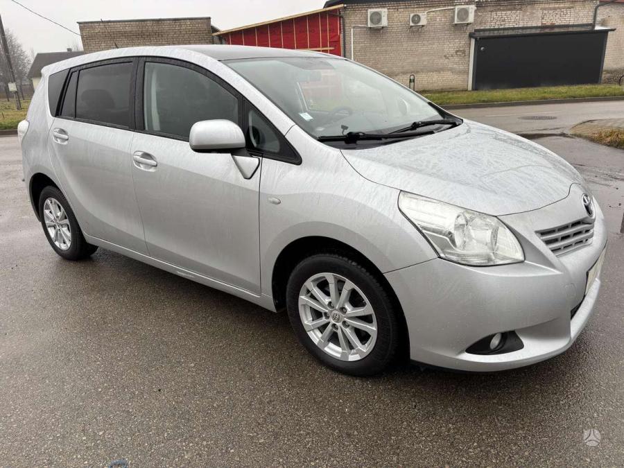 Toyota Verso 2013 Tauragė, ar dzinēja tilpumu 2.00 L un nobraukumu 137 tūkst. km par 4800 €, foto 4 vietnē AUTOMOTO.COM.LV