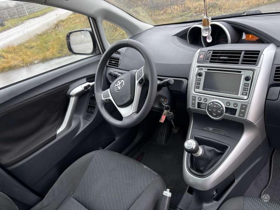 Toyota Verso 2013 Tauragė, ar dzinēja tilpumu 2.00 L un nobraukumu 137 tūkst. km par 4800 €, foto 10 vietnē AUTOMOTO.COM.LV
