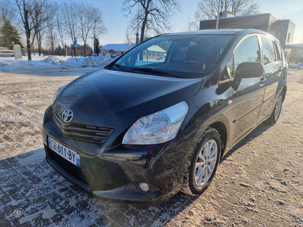 Toyota Verso 2013 in Taurage, with an engine capacity of 2.00 L and mileage of 216 thousand km for 4900 €, photo 1 on AUTOMOTO.COM.LV