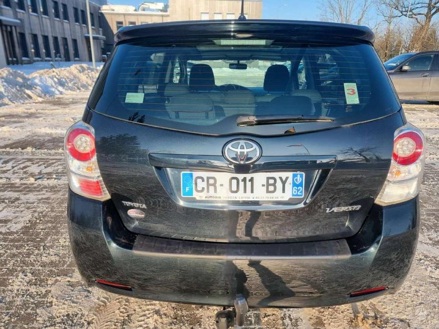 Toyota Verso 2013 in Taurage, with an engine capacity of 2.00 L and mileage of 216 thousand km for 4900 €, photo 8 on AUTOMOTO.COM.LV