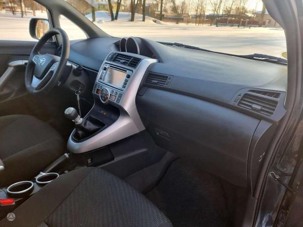 Toyota Verso 2013 Tauragė, ar dzinēja tilpumu 2.00 L un nobraukumu 216 tūkst. km par 4900 €, foto 11 vietnē AUTOMOTO.COM.LV