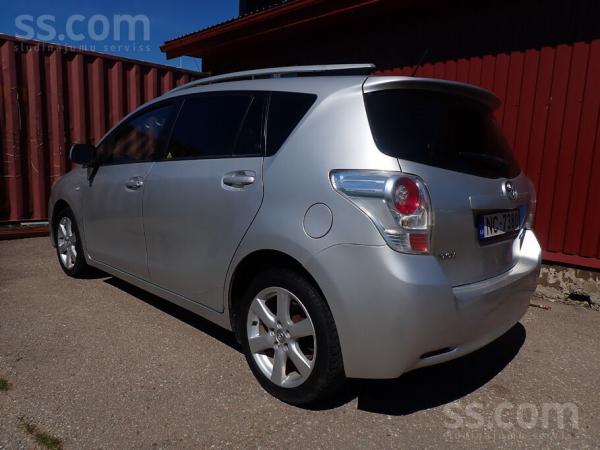 Toyota Verso 2013 in Liepaja, with an engine capacity of 2.00 L and mileage of 284 thousand km for 3950 €, photo 2 on AUTOMOTO.COM.LV