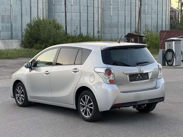 Toyota Verso 2013 in Ukmerge, with an engine capacity of 1.80 L and mileage of 247 thousand km for 7550 €, photo 6 on AUTOMOTO.COM.LV