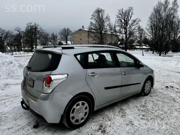Toyota Verso 2014 Valmiera, ar dzinēja tilpumu 1.60 L un nobraukumu 347 tūkst. km par 5700 €, foto 3 vietnē AUTOMOTO.COM.LV
