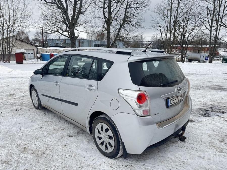Toyota Verso 2014 Valmiera, ar dzinēja tilpumu 1.60 L un nobraukumu 347 tūkst. km par 5700 €, foto 4 vietnē AUTOMOTO.COM.LV