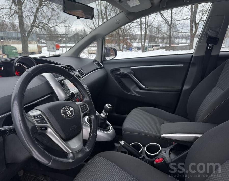 Toyota Verso 2014 Valmiera, ar dzinēja tilpumu 1.60 L un nobraukumu 347 tūkst. km par 5700 €, foto 8 vietnē AUTOMOTO.COM.LV