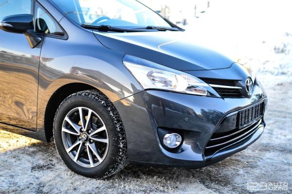 Toyota Verso 2014 in Kretinga, with an engine capacity of 1.60 L and mileage of 202 thousand km for 6850 €, photo 4 on AUTOMOTO.COM.LV