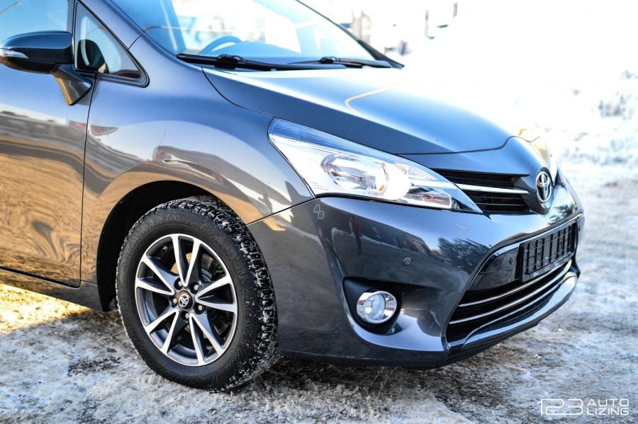 Toyota Verso 2014 in Kretinga, with an engine capacity of 1.60 L and mileage of 202 thousand km for 6850 €, photo 4 on AUTOMOTO.COM.LV