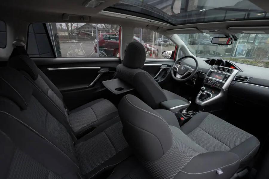 Toyota Verso 2014 Jelgava, ar dzinēja tilpumu 1.60 L un nobraukumu 195 tūkst. km par 6990 €, foto 24 vietnē AUTOMOTO.COM.LV