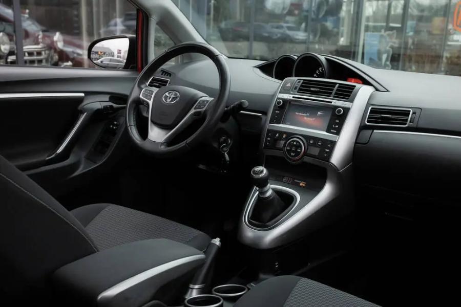 Toyota Verso 2014 Jelgava, ar dzinēja tilpumu 1.60 L un nobraukumu 195 tūkst. km par 6990 €, foto 25 vietnē AUTOMOTO.COM.LV