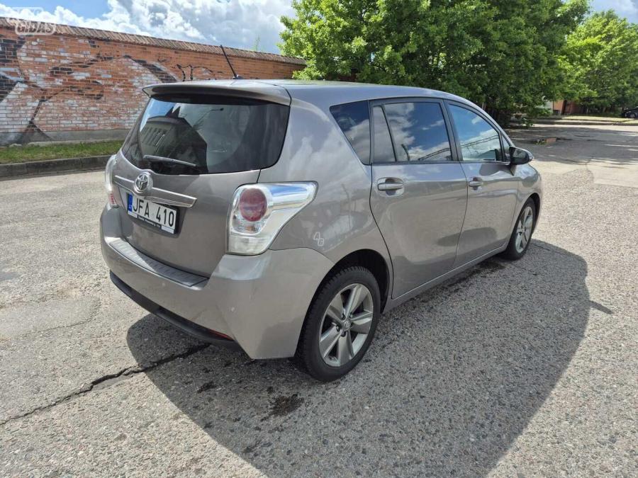 Toyota Verso 2014 in Siauliai, with an engine capacity of 2.20 L and mileage of 229 thousand km for 6550 €, photo 5 on AUTOMOTO.COM.LV