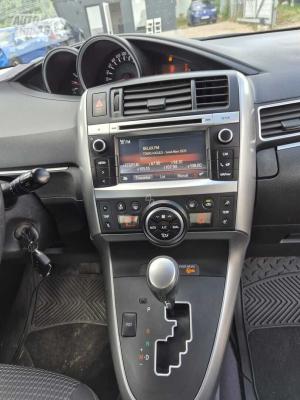 Toyota Verso 2014 in Siauliai, with an engine capacity of 2.20 L and mileage of 229 thousand km for 6550 €, photo 15 on AUTOMOTO.COM.LV