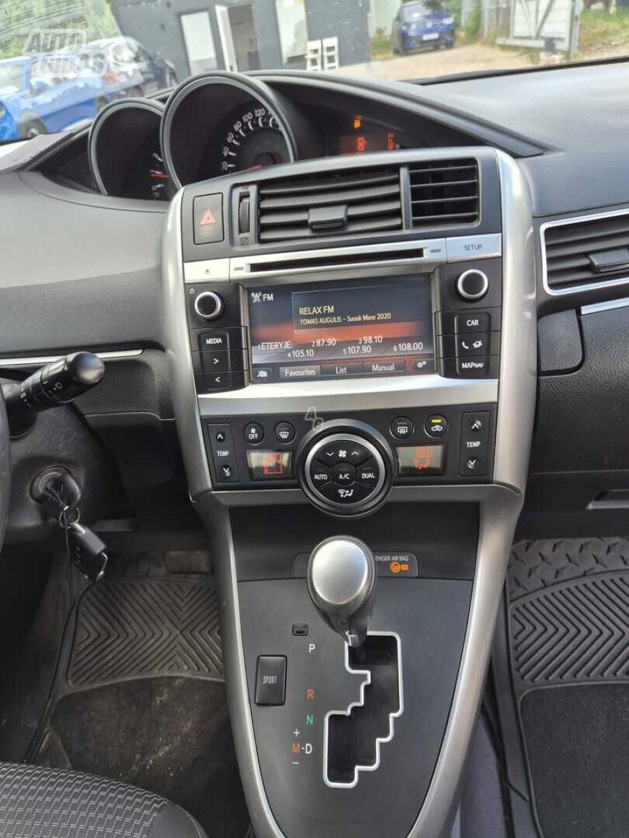 Toyota Verso 2014 in Siauliai, with an engine capacity of 2.20 L and mileage of 229 thousand km for 6550 €, photo 15 on AUTOMOTO.COM.LV