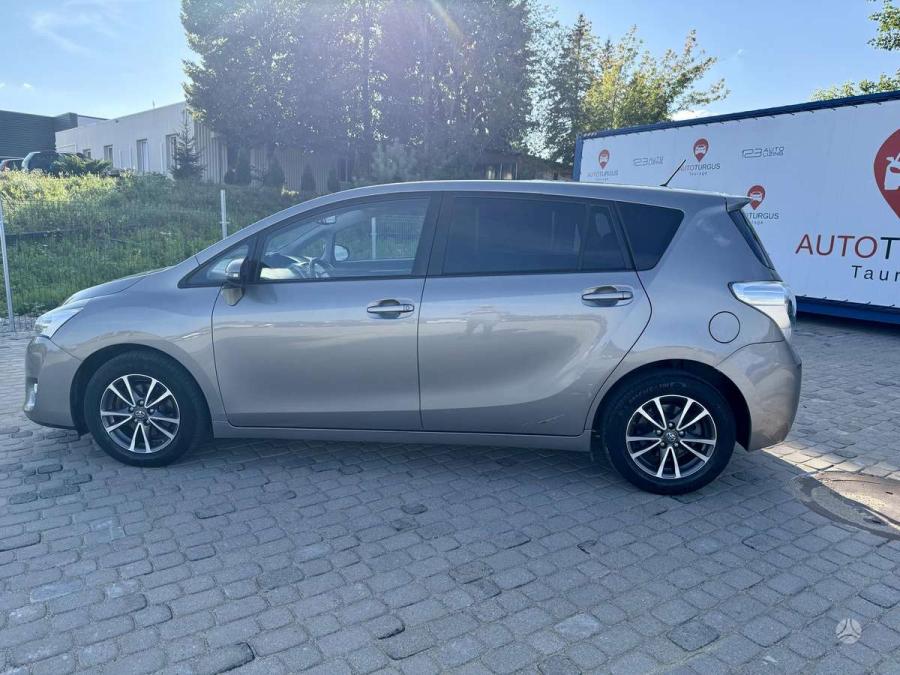 Toyota Verso 2014 in Taurage, with an engine capacity of 1.60 L and mileage of 294 thousand km for 6200 €, photo 8 on AUTOMOTO.COM.LV