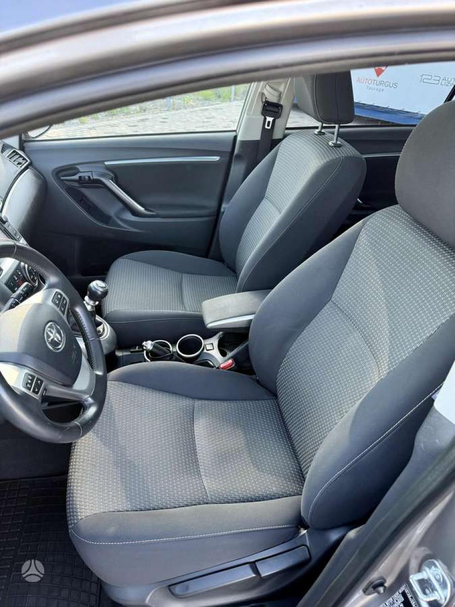 Toyota Verso 2014 in Taurage, with an engine capacity of 1.60 L and mileage of 294 thousand km for 6200 €, photo 13 on AUTOMOTO.COM.LV