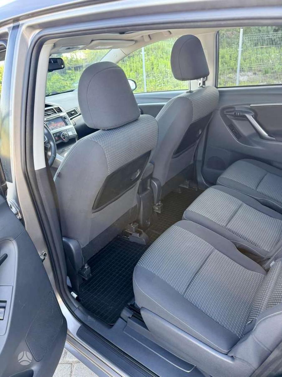 Toyota Verso 2014 in Taurage, with an engine capacity of 1.60 L and mileage of 294 thousand km for 6200 €, photo 17 on AUTOMOTO.COM.LV
