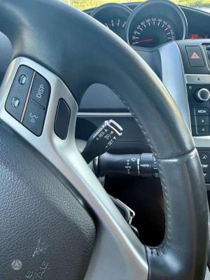 Toyota Verso 2014 in Taurage, with an engine capacity of 1.60 L and mileage of 294 thousand km for 6200 €, photo 23 on AUTOMOTO.COM.LV