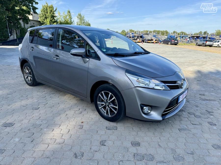 Toyota Verso 2014 in Taurage, with an engine capacity of 1.60 L and mileage of 294 thousand km for 5500 €, photo 4 on AUTOMOTO.COM.LV
