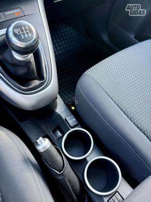 Toyota Verso 2014 in Taurage, with an engine capacity of 1.60 L and mileage of 294 thousand km for 5500 €, photo 14 on AUTOMOTO.COM.LV