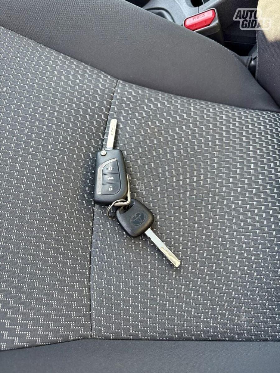 Toyota Verso 2014 in Taurage, with an engine capacity of 1.60 L and mileage of 294 thousand km for 5500 €, photo 21 on AUTOMOTO.COM.LV