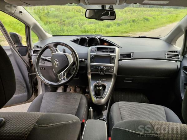 Toyota Verso 2015 in Jelgava, with an engine capacity of 1.60 L and mileage of 298 thousand km for 4700 €, photo 10 on AUTOMOTO.COM.LV